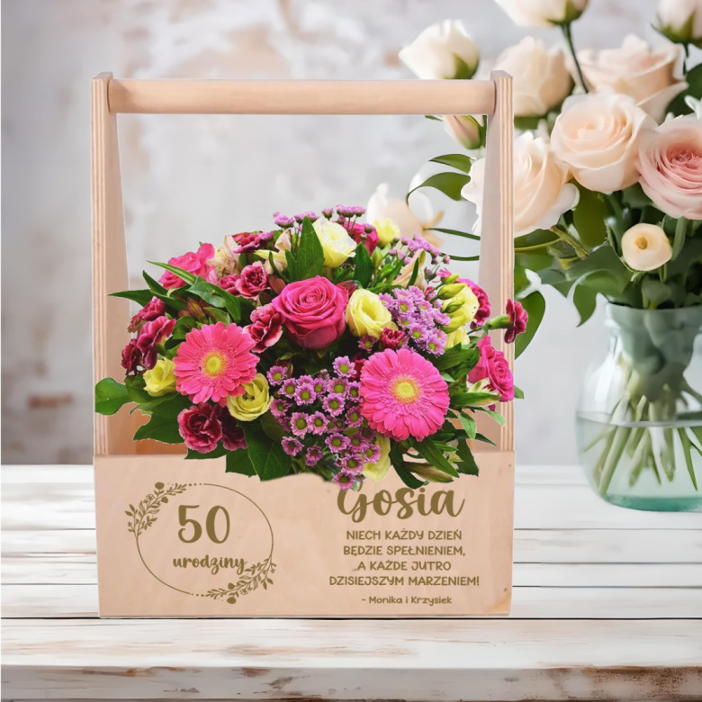 Skrzynka na kwiaty na prezent dla niej pomysł na 50 urodziny dla kobiety